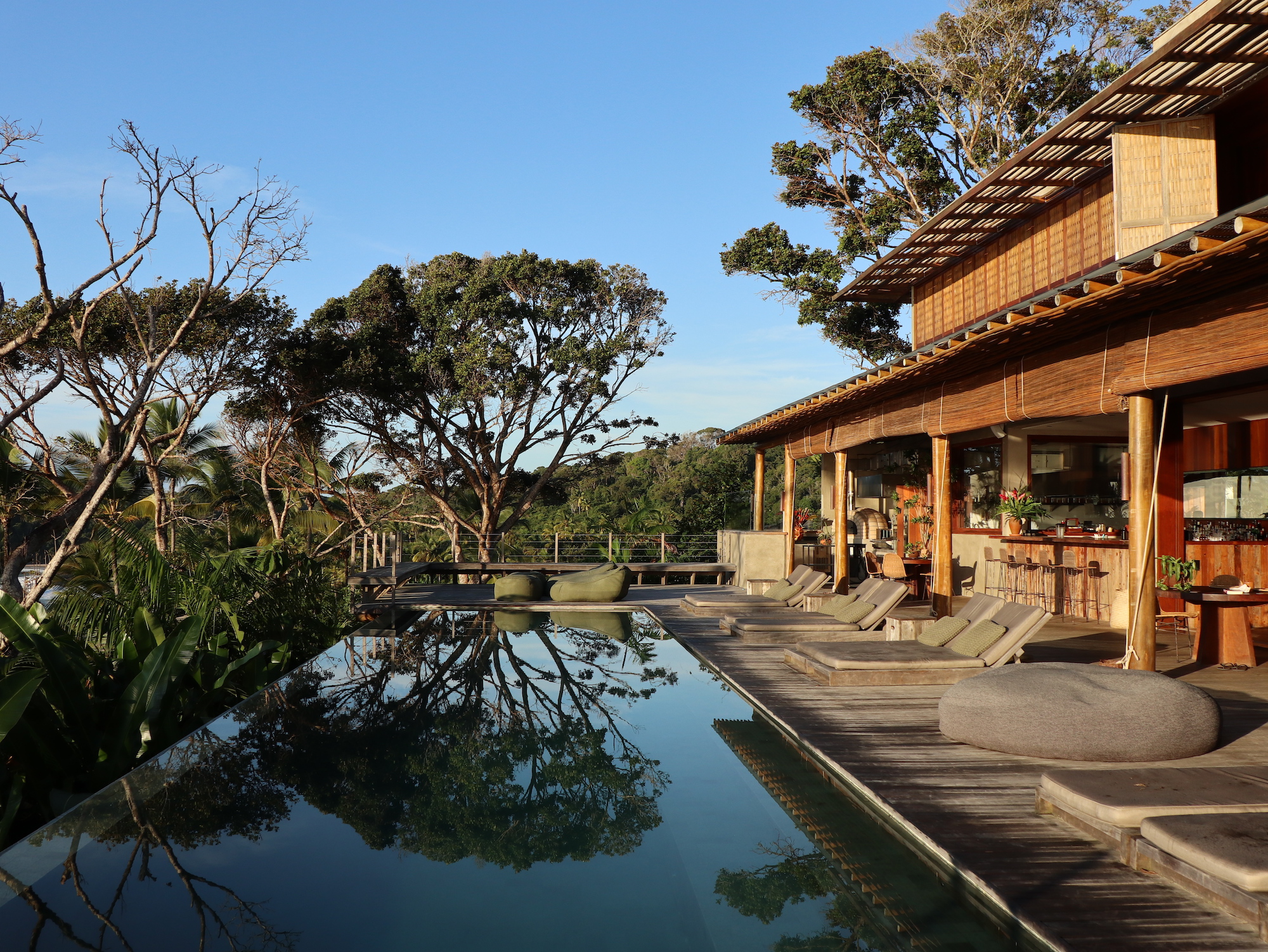 BARRACUDA BEACH IS BAHIA | Camila Coelho